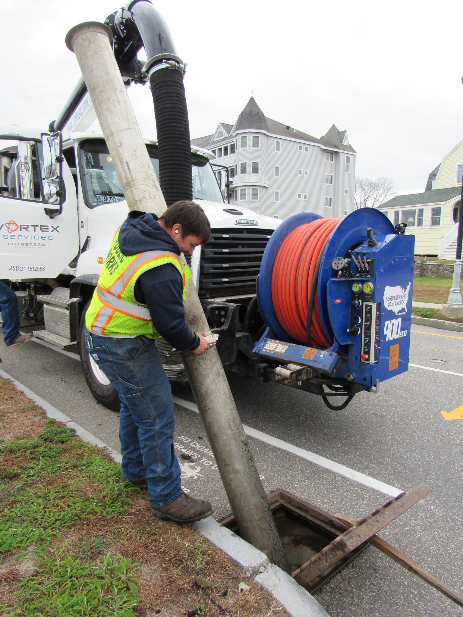 What's in the Works - Catch Basin Clearing - York DPW